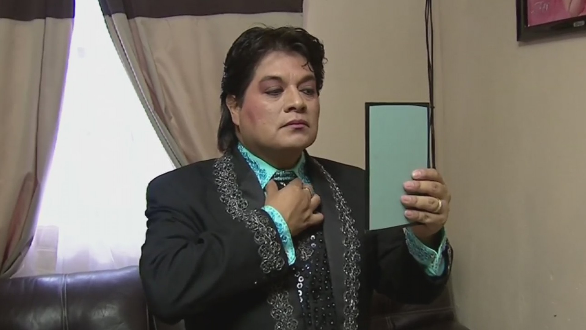 Uno de los mejores imitadores de Juan Gabriel habla de la importancia del cantante en su vida ...