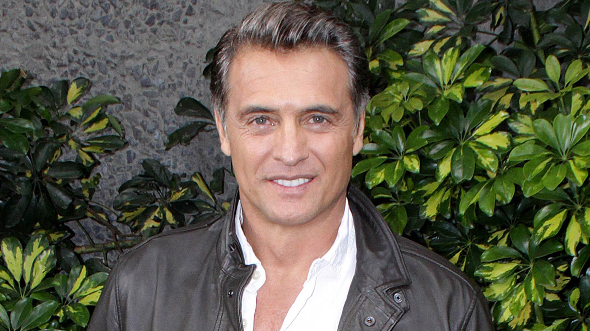 Juan Soler asegura que las "mujeres, en cuanto más lejos, mejor ...