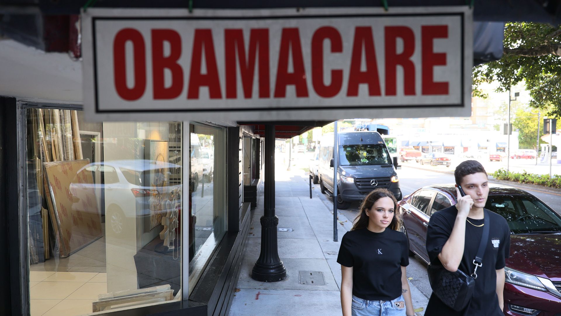 Si no te has inscrito en un plan de Obamacare para 2023, tienes pocas semanas para hacerlo ...