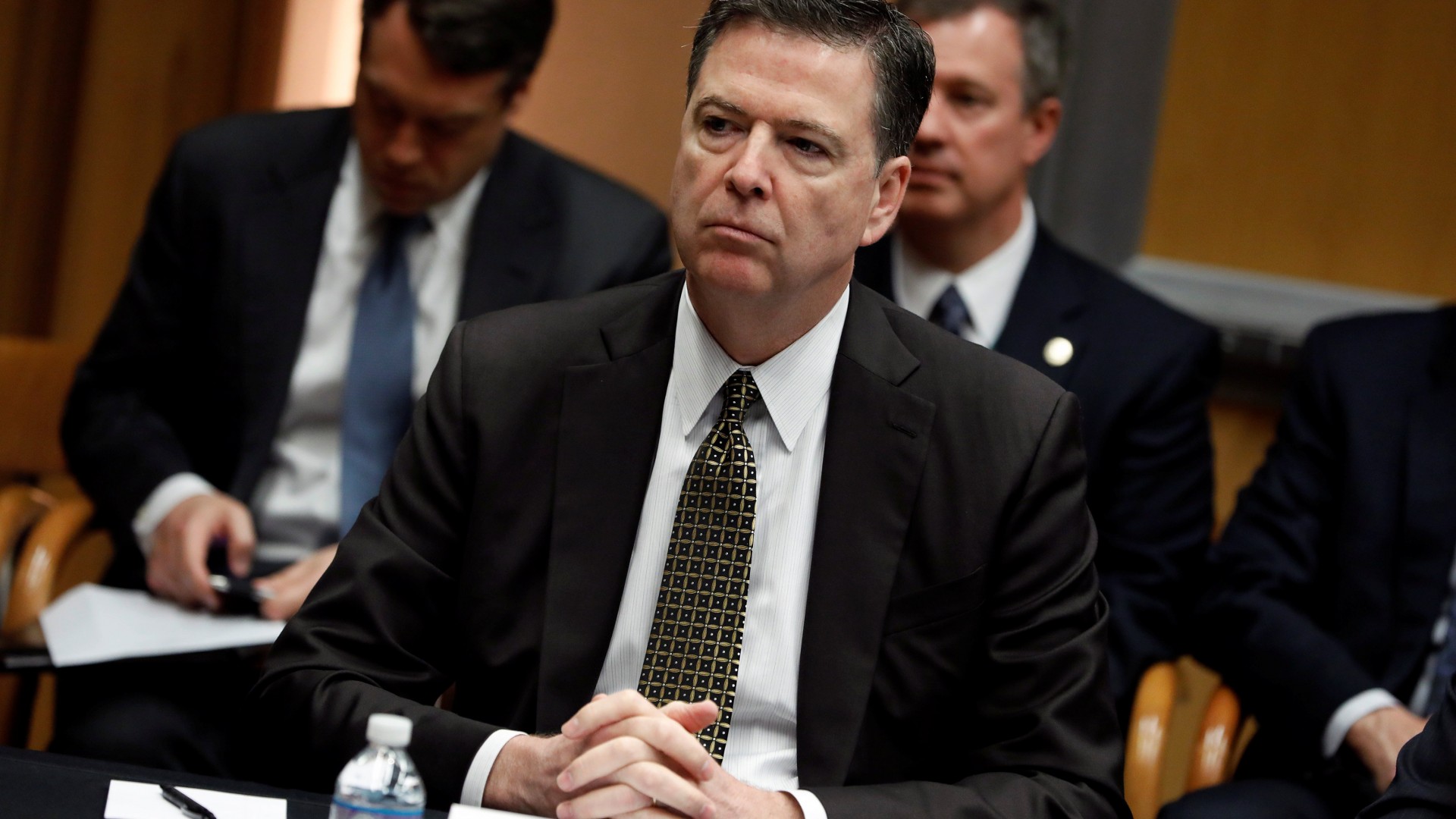 Director del FBI dice por qué anunció una nueva investigación a Clinton ...