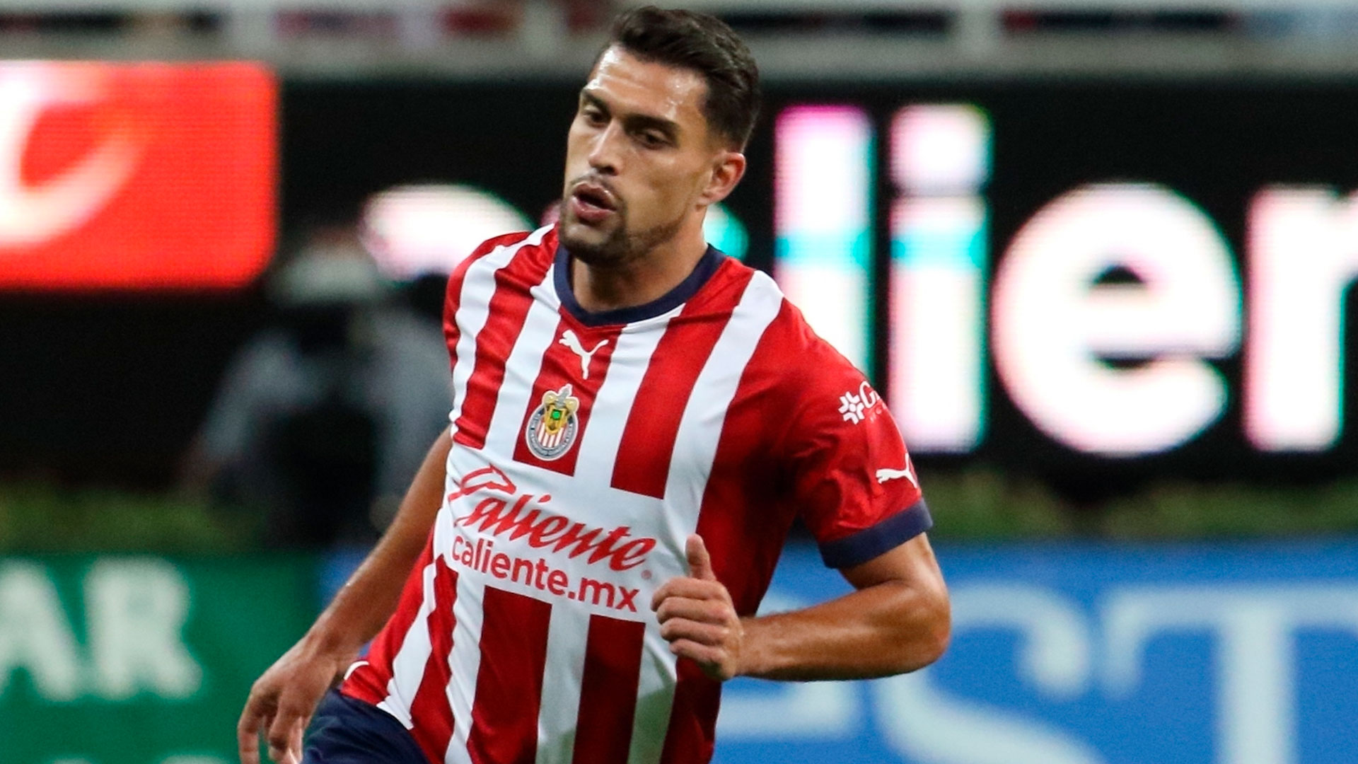 Daniel Ríos se estrena como titular con Chivas en la Liga MX ante ...