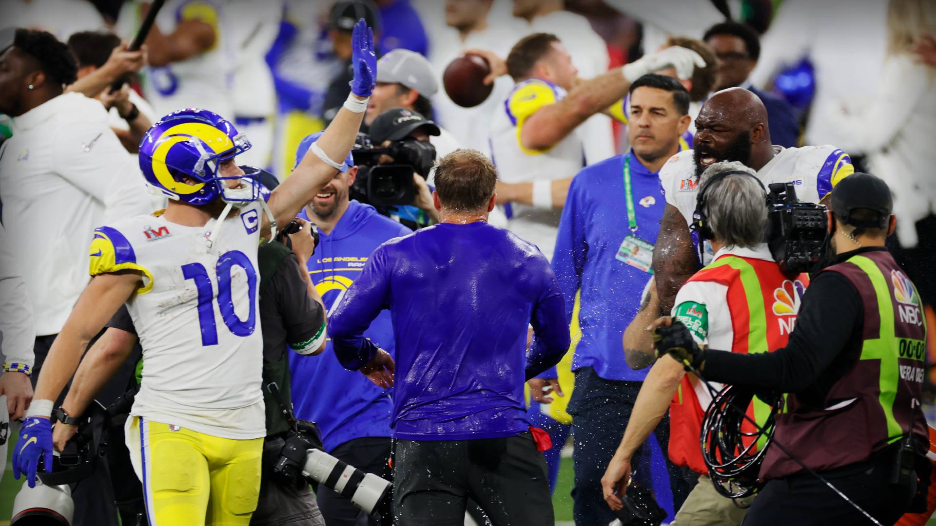 ¿Cuánto pagaba el Gatorade azul que recibió el entrenador? | TUDN ...