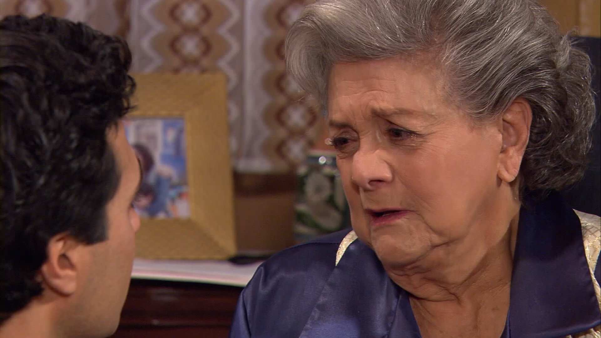 C43: Doña Mati pierde la razón | Shows Qué pobres tan ricos | Las Estrellas