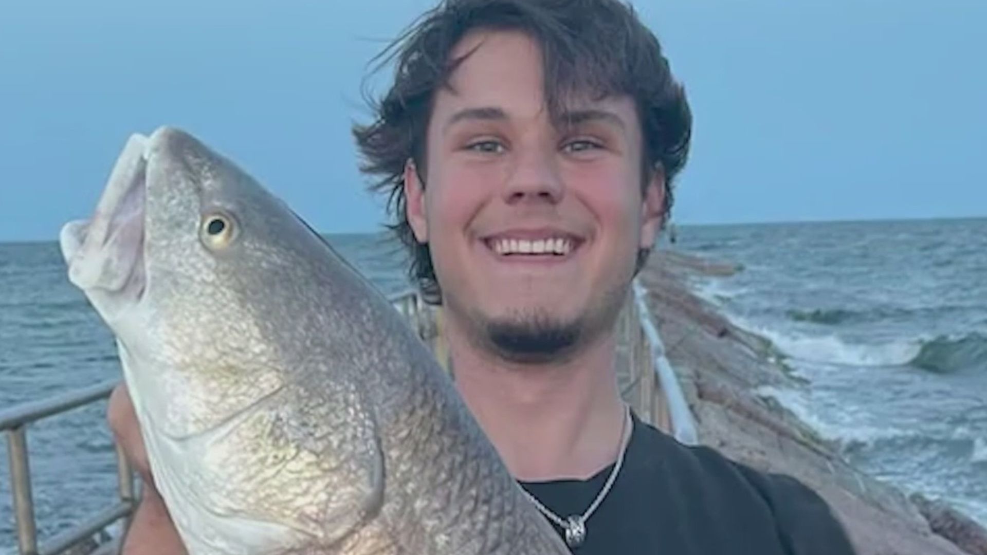 Ofrecen recompensa de $50,000 por Caleb Harris, un joven desaparecido ...