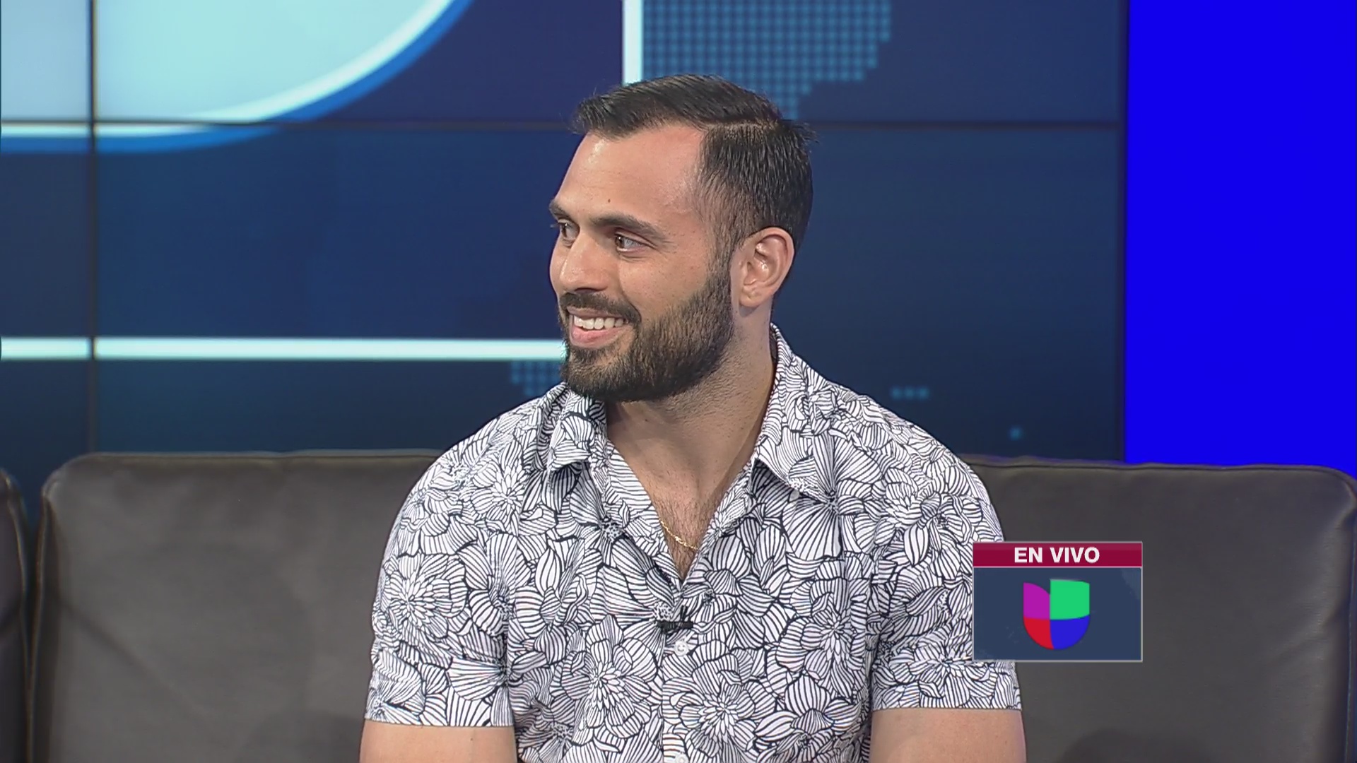 Reacción de joven al pasar la reválida de medicina conmueve al país ...