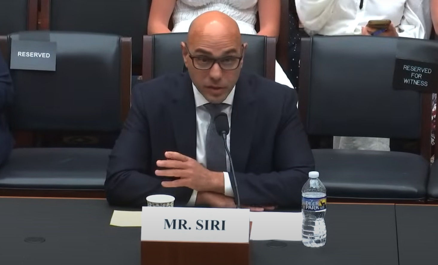 Aaron Siri, conocido abogado antivacunas y mano derecha de Robert F ...