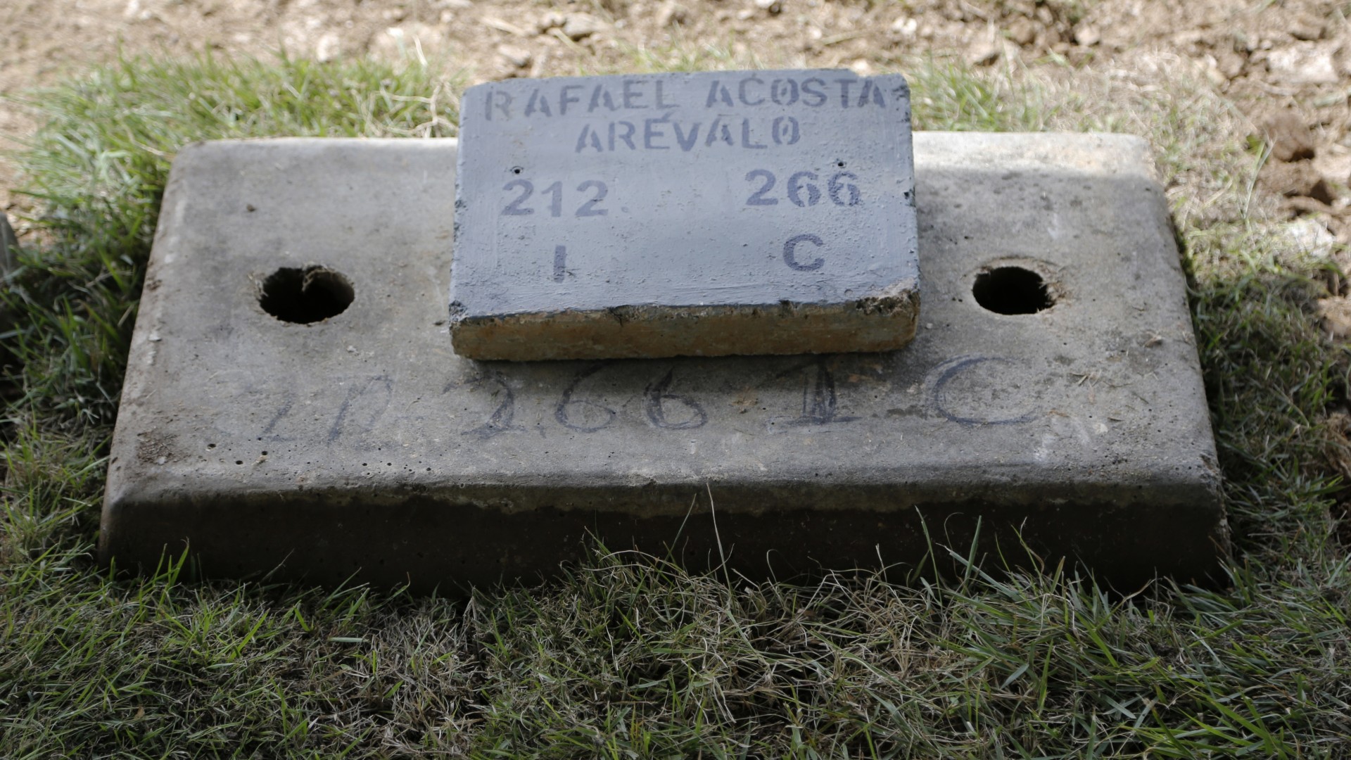 En un cementerio de Caracas y bajo el control del régimen: así fue ...