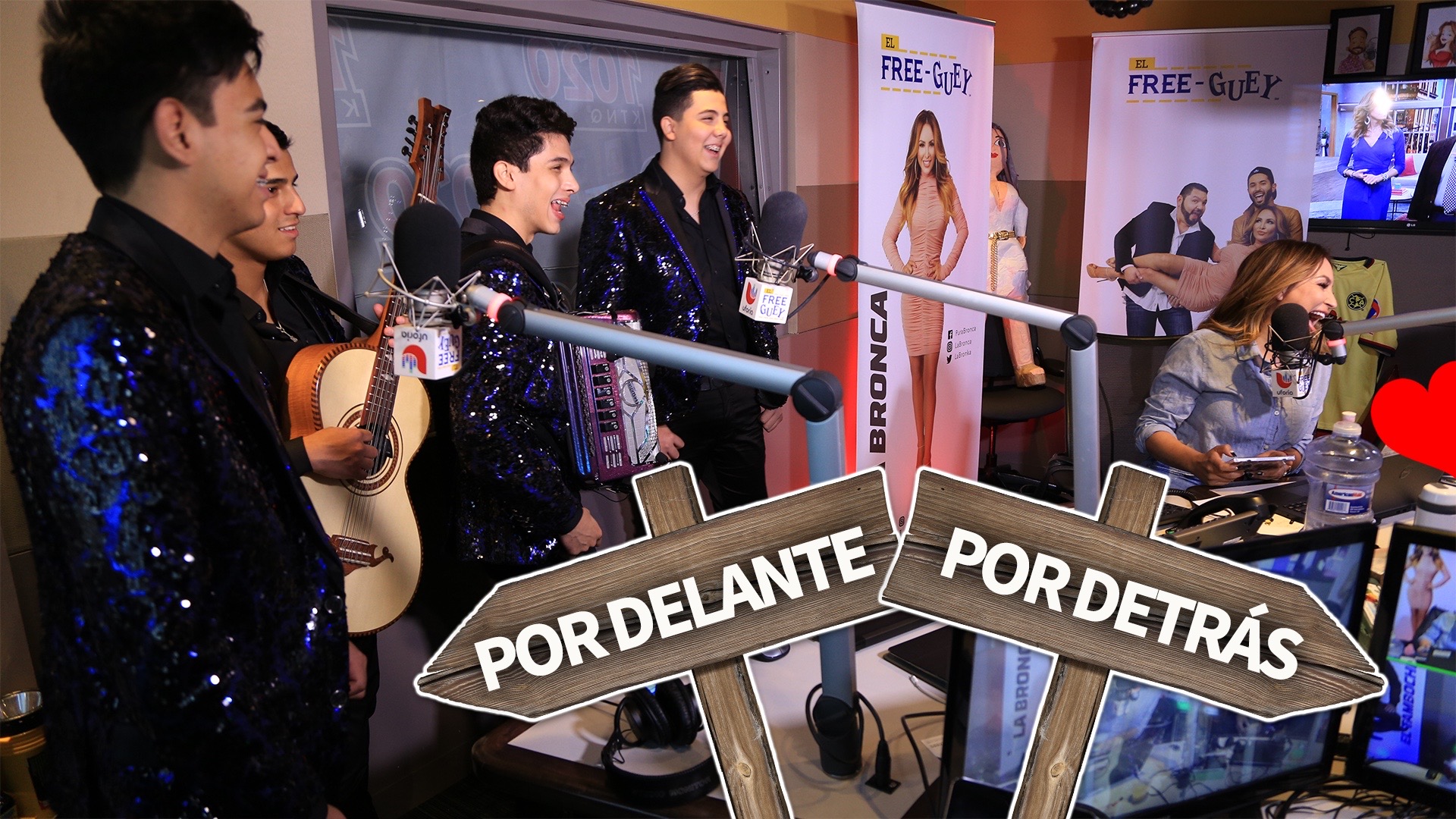 Cornelio Vega y su Dinastia eligen si 'por delante o por detrás ...