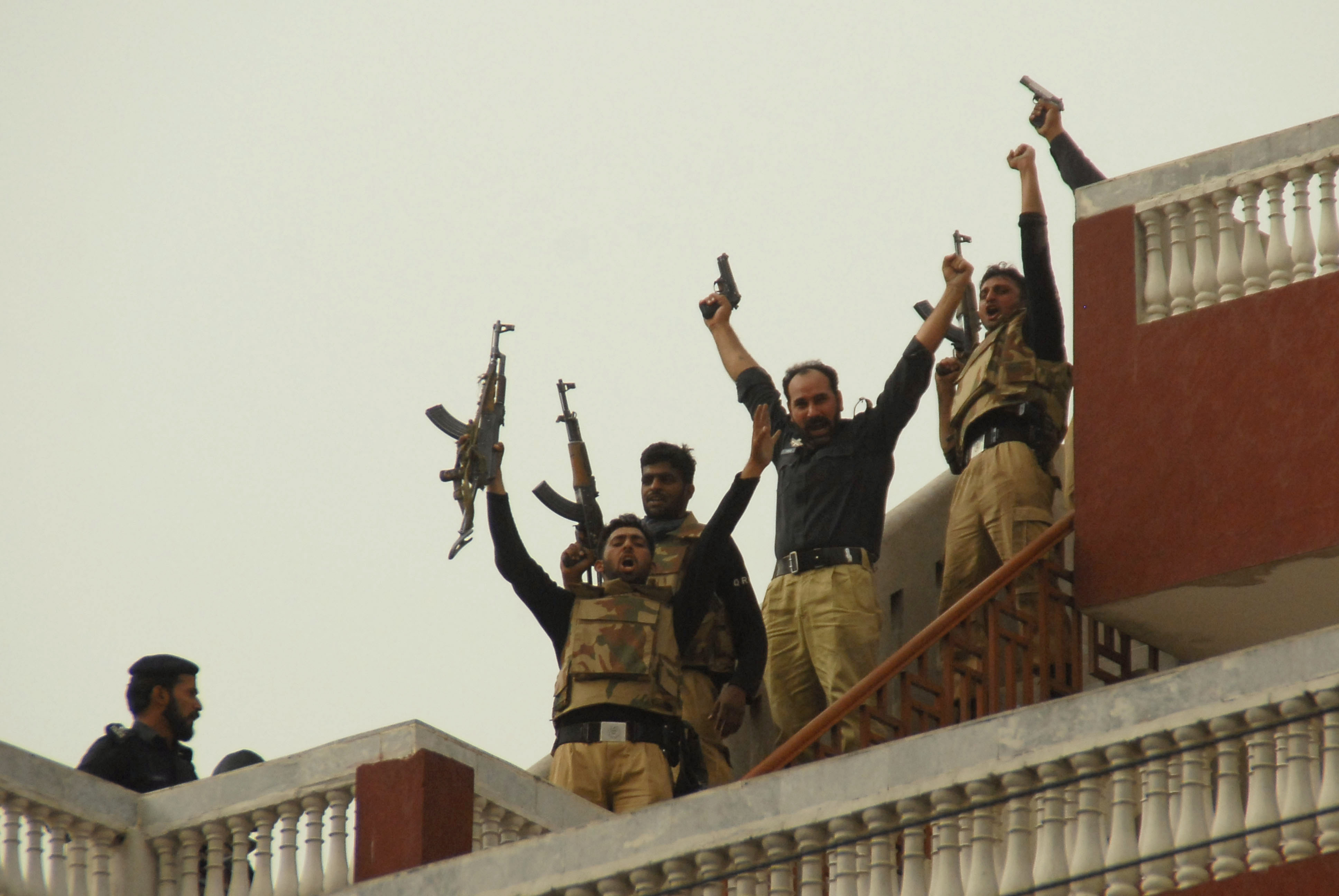 ¿Qué hacer si ocurre un ataque terrorista? | Noticias Univision Ataques ...