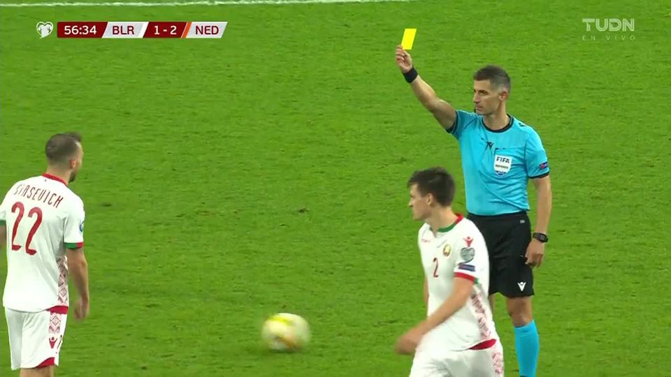 Tarjeta amarilla. El árbitro amonesta a Igor Stasevich de Belarus | TUDN UEFA Euro 2024 | TUDN