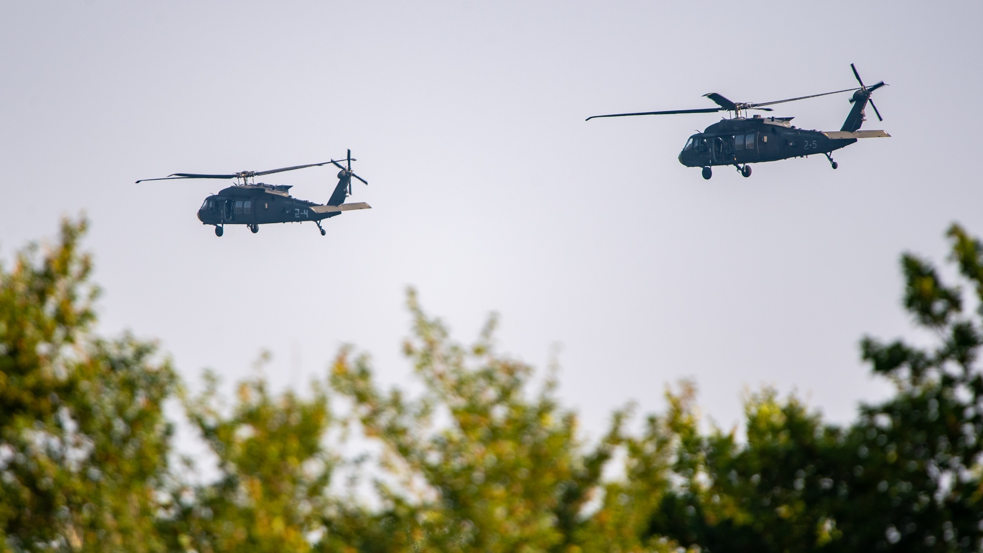 Conflicto Rusia-Ucrania: Helicópteros y aviones militares sobrevuelan ...