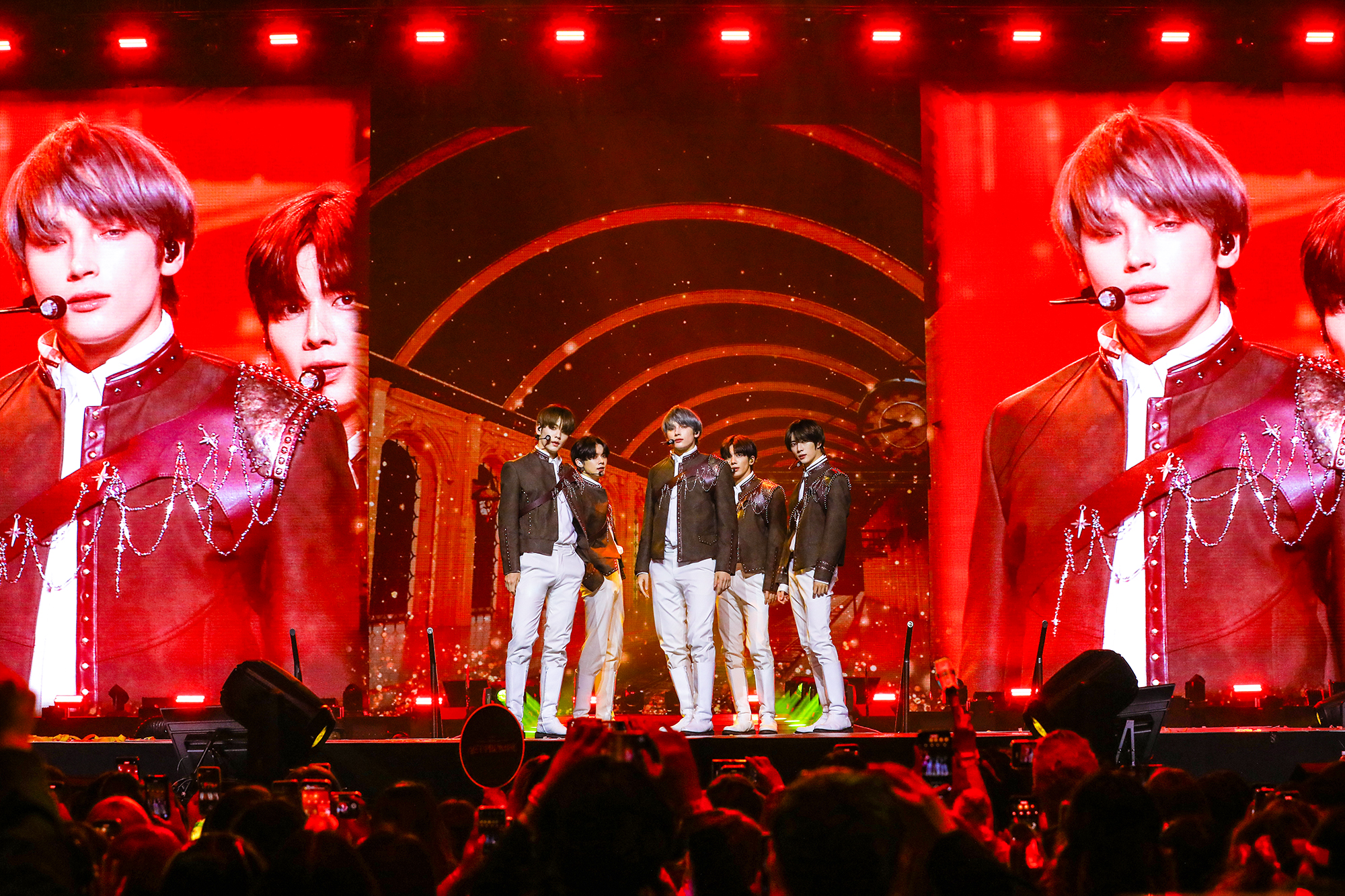 Tomorrow X Together TXT K Pop en Nueva York | Fotos | Univision 41 Nueva York WXTV | Univision