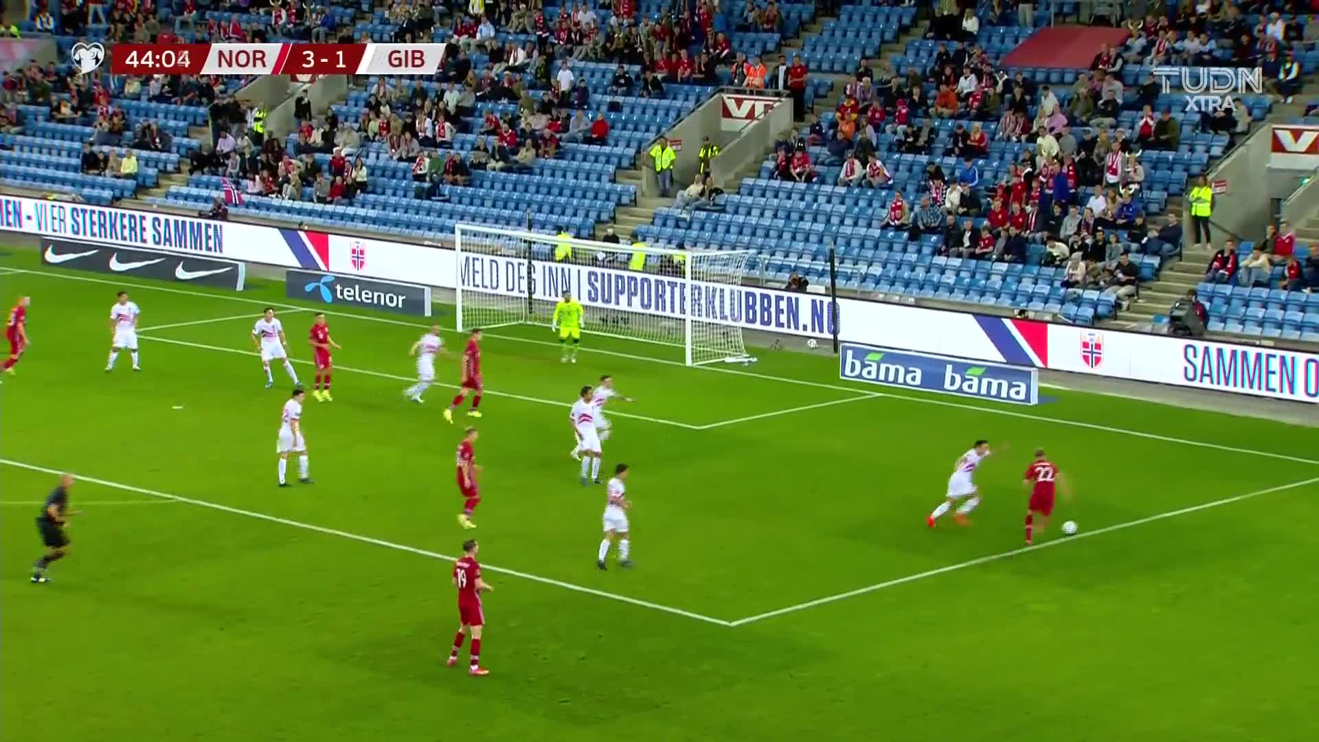 ¡TIRO ATAJADO! disparo por Erling Haaland. | Deportes UEFA Mundial ...