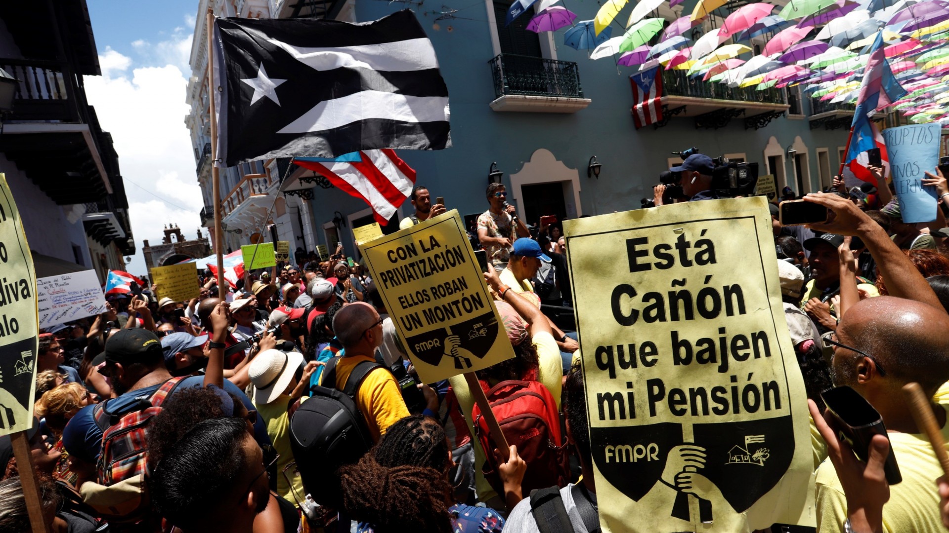 "Ricky renuncia y llévate a la Junta": manifestantes exigen la dimisión ...