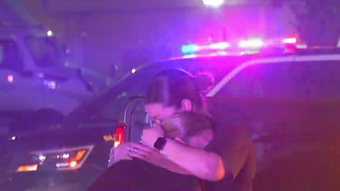 Conductora Se Impacta Contra Una Patrulla De Policía De San Antonio Por