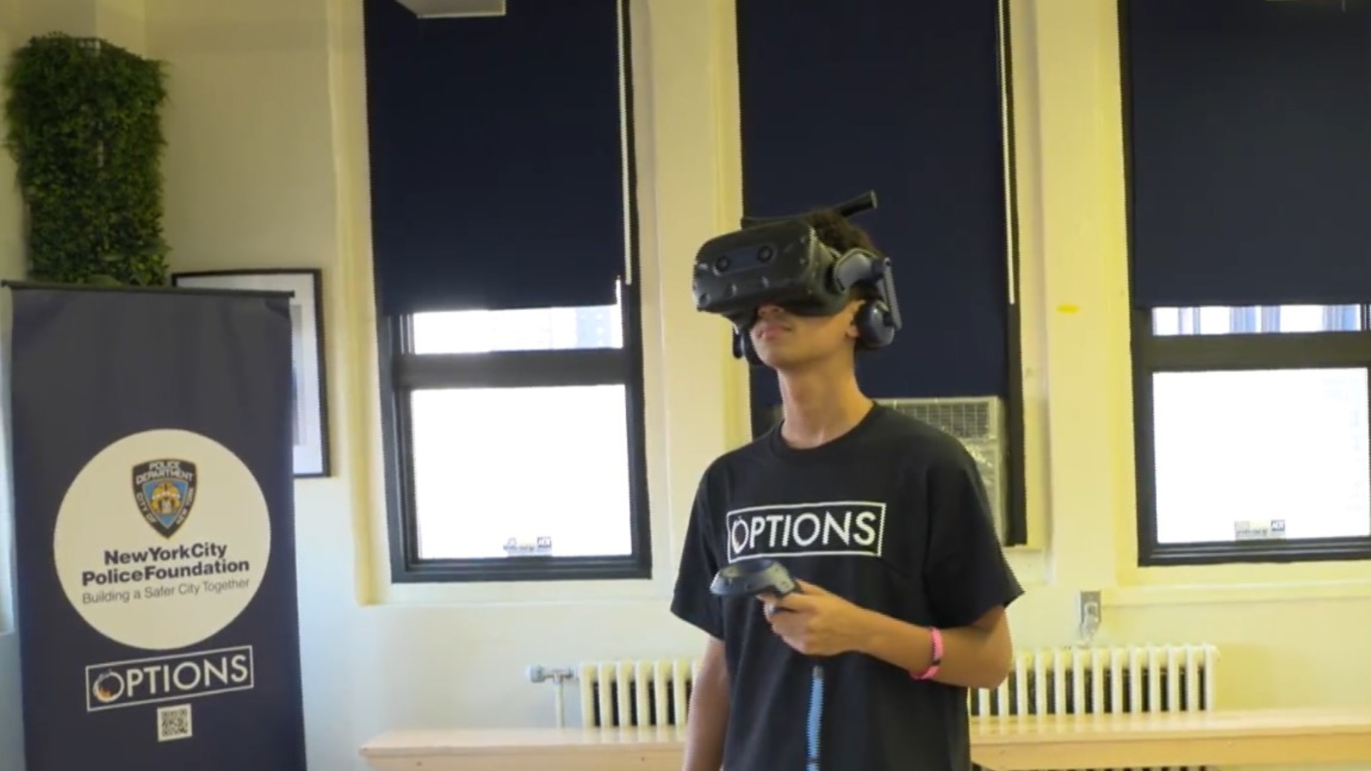 Programa Options del NYPD ofrece talleres de computación, arte y ...