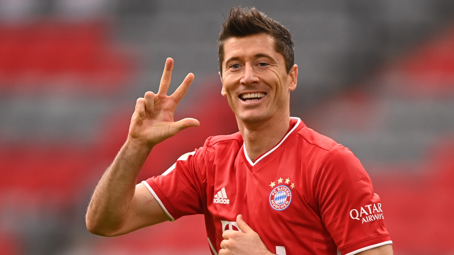 Robert Lewandowski presume su 'Balón de Oro' especial de Lego ...