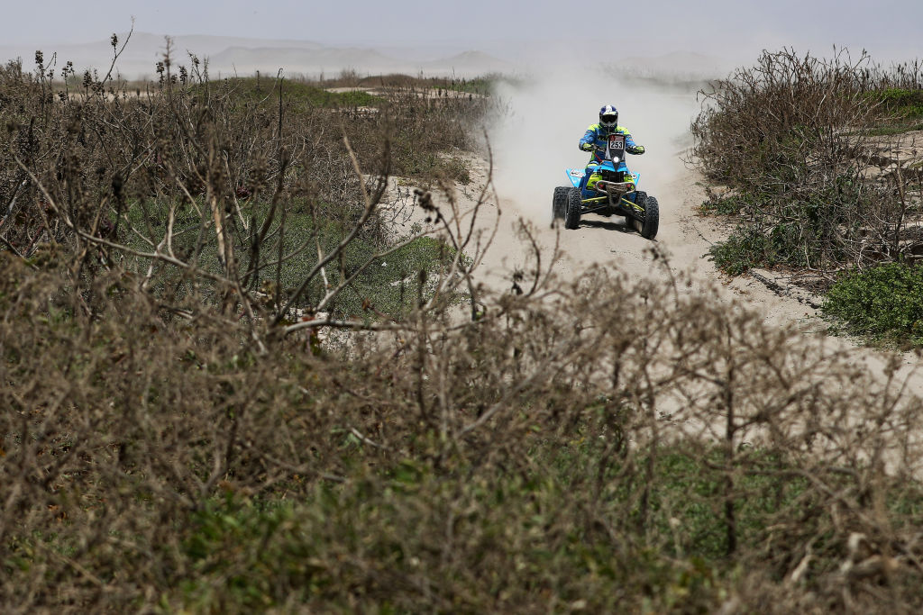Conductor choca contra ATV en el que viajaban dos niños y escapa ...