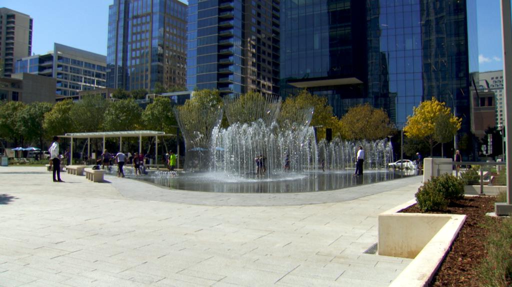 Conoce la fuente interactiva más alta del mundo inaugurada en Klyde ...