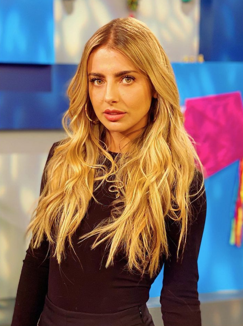 Michelle Renaud es dama de honor pero le roba las miradas a la novia ...