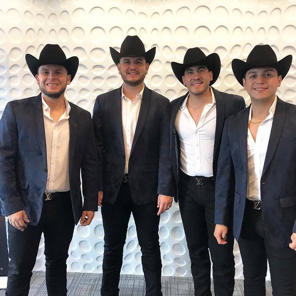 Calibre 50 cumple 12 años de carrera y sus seguidores les piden que ...