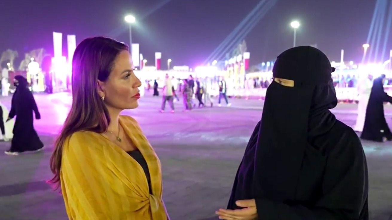 Mujeres en Catar: Lindsay Casinelli muestra la historia de una mexicana ...