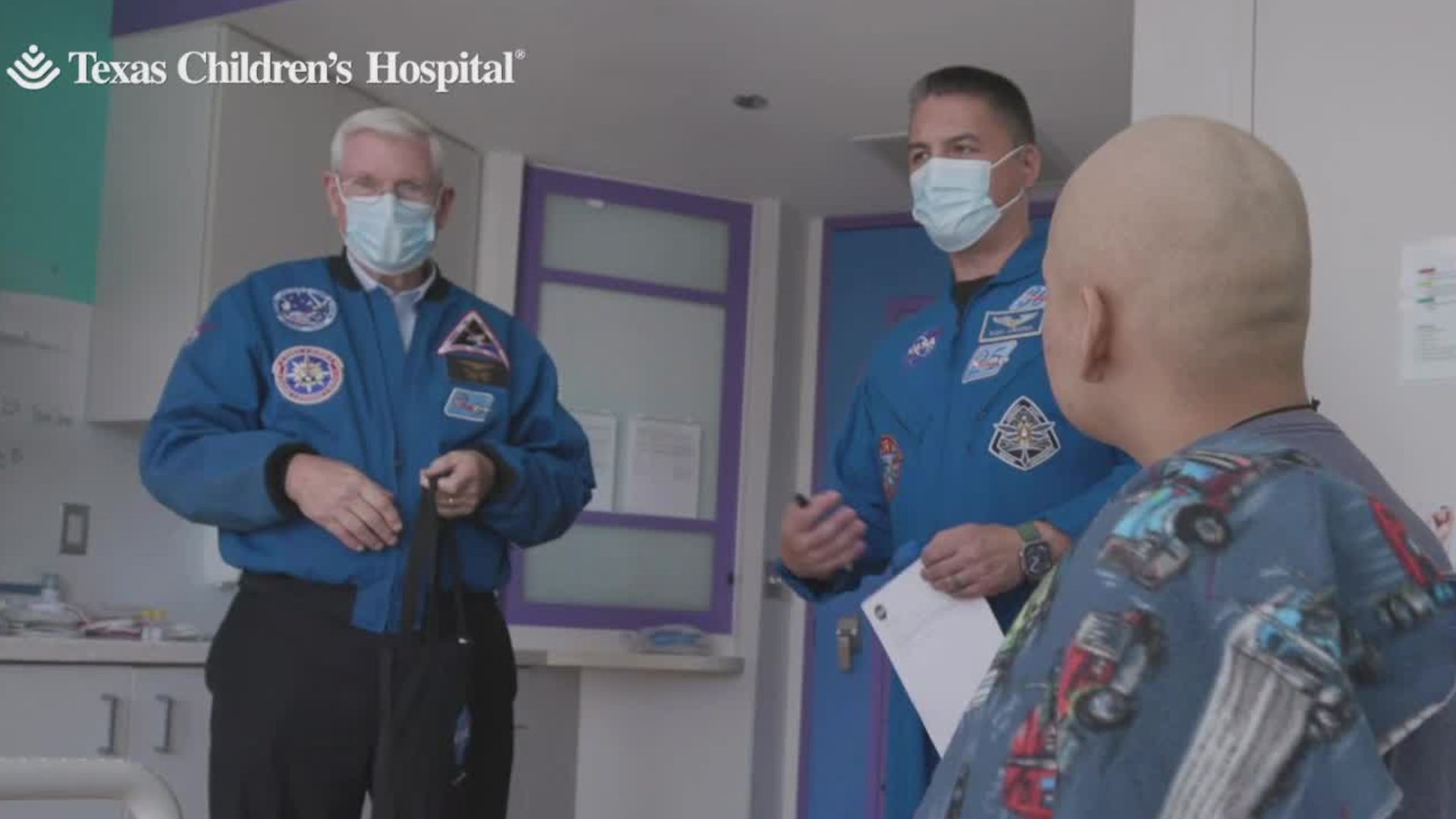 Astronautas de la NASA visitan el Hospital Infantil de Houston | Video ...