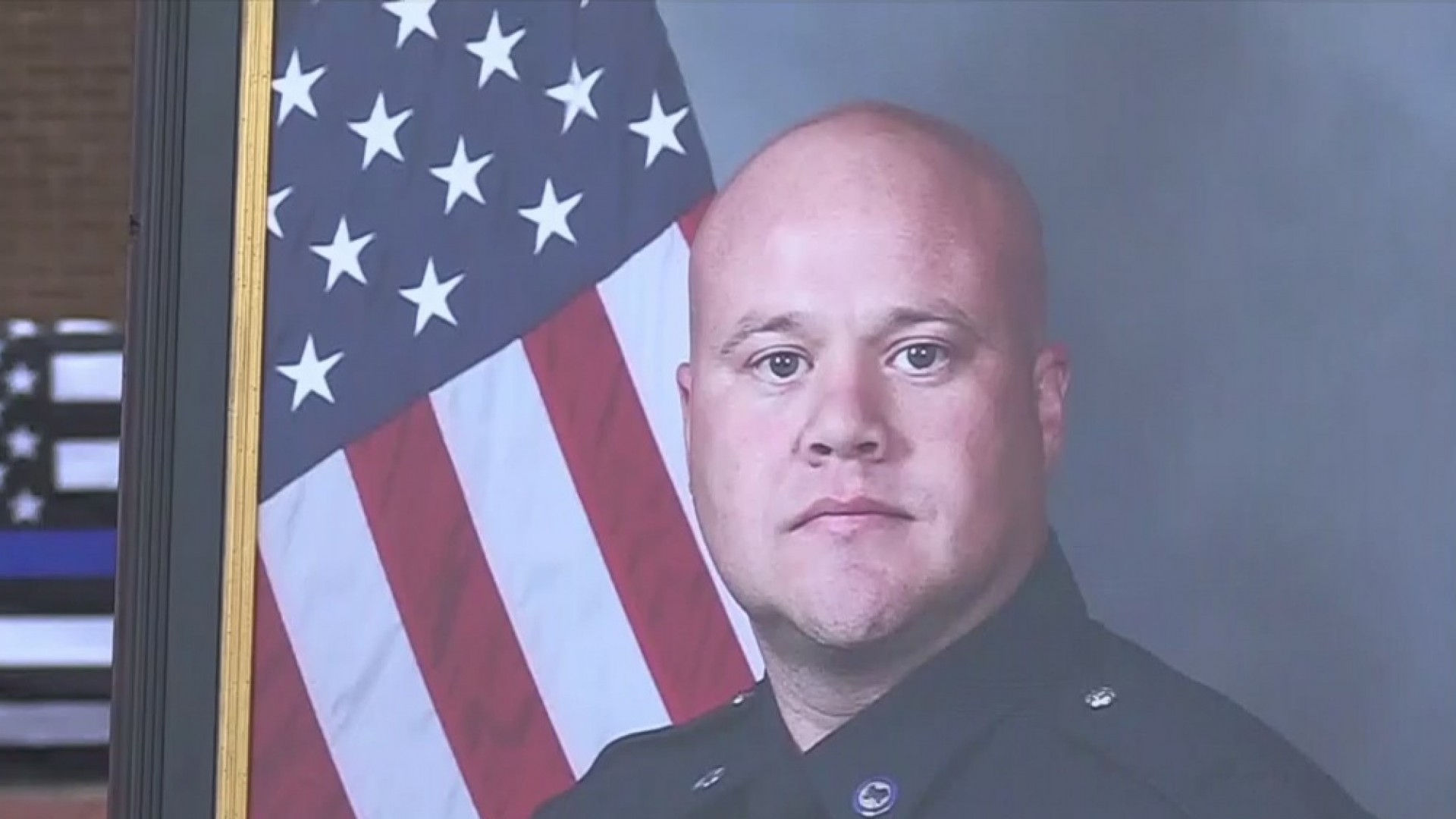 Habitantes de Richardson dan el último adiós al oficial David Sherrard ...