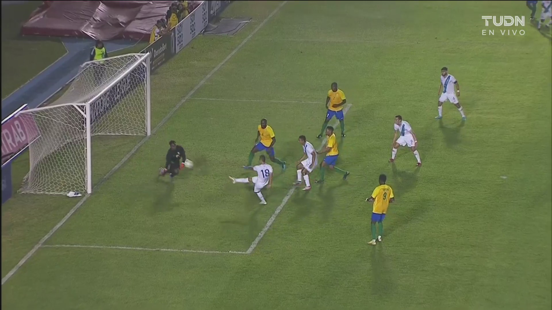 ¡Ahora Guayana se salva! Archila le da al poste y Santis no supo ...