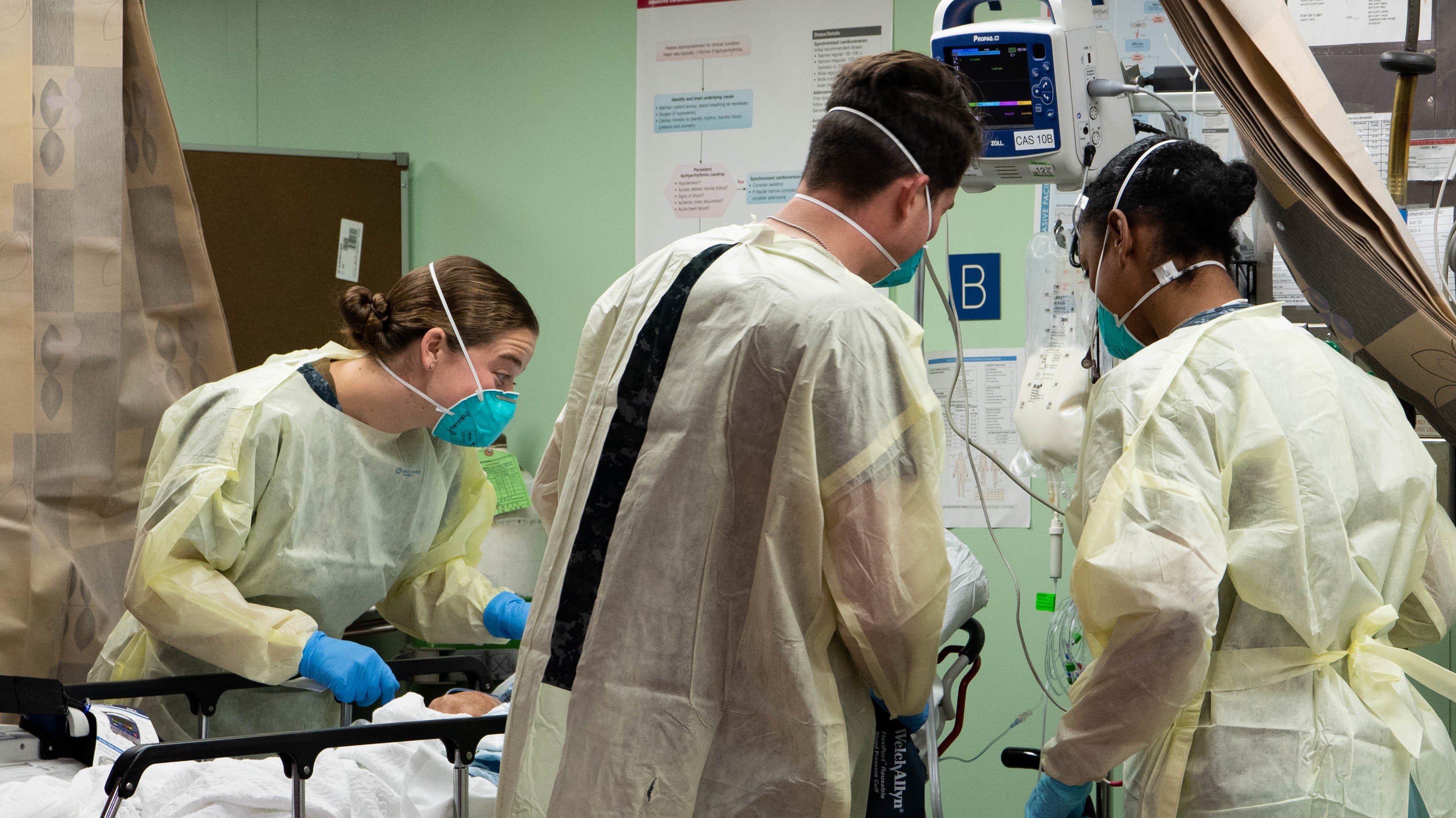 Se registran al menos 800 muertes por covid-19 al día y aumento de ...