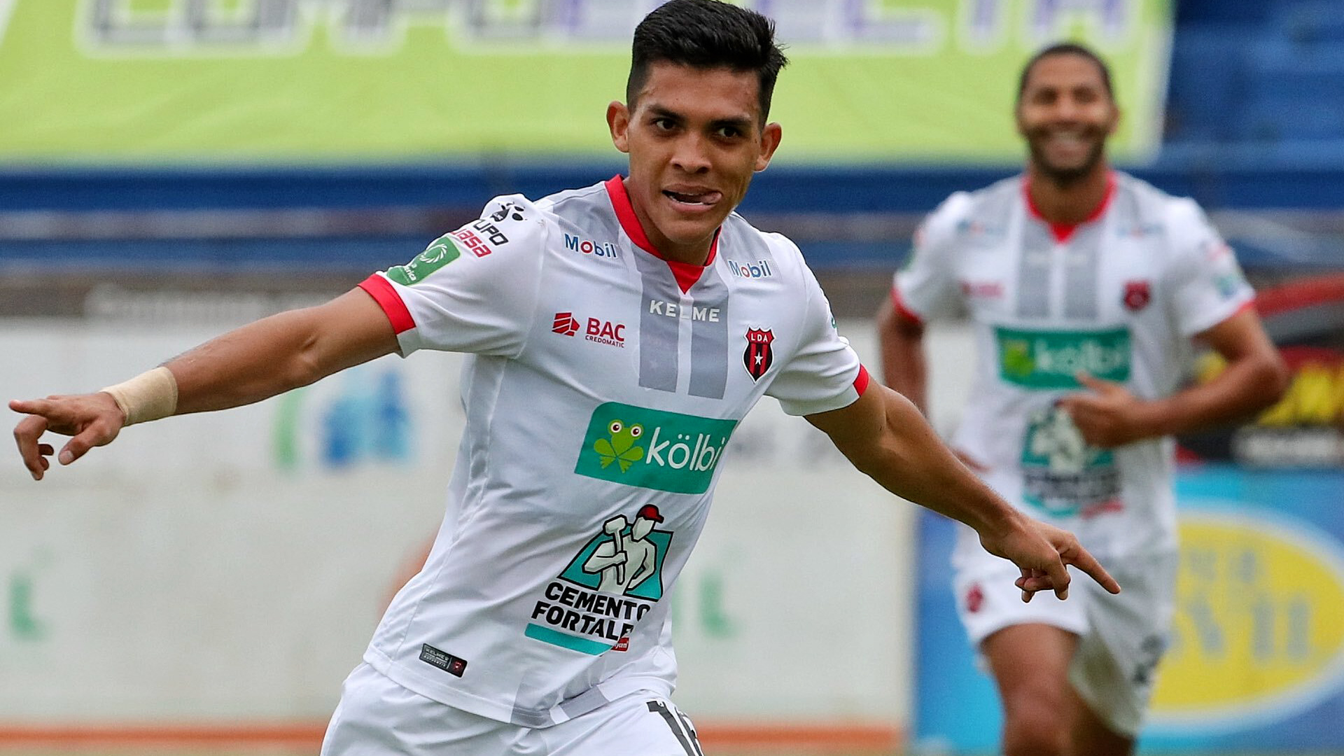 El costarricense Alonso Martínez es nuevo jugador del Lommel de Bélgica ...