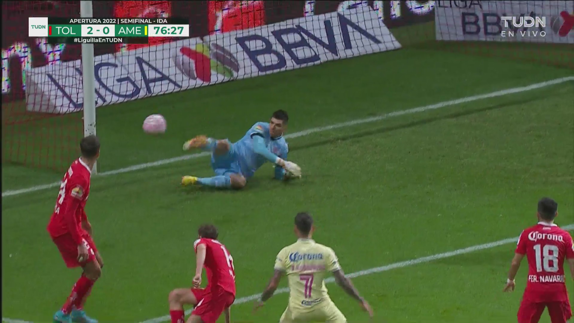 ¿Cómo sacó esa pelota? Volpi hace desviada milagrosa ante Brian ...