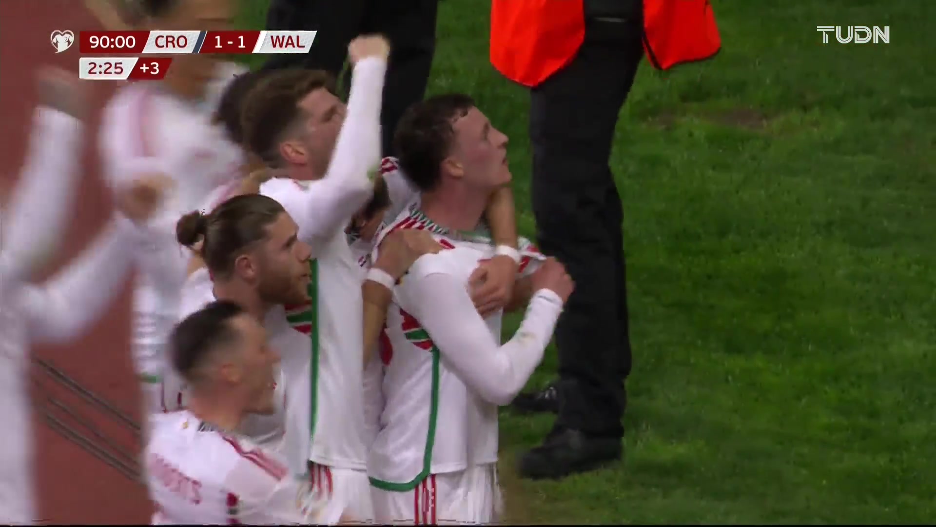 ¡Les borran la sonrisa! Broadhead pone el 1-1 para Gales en el agregado ...