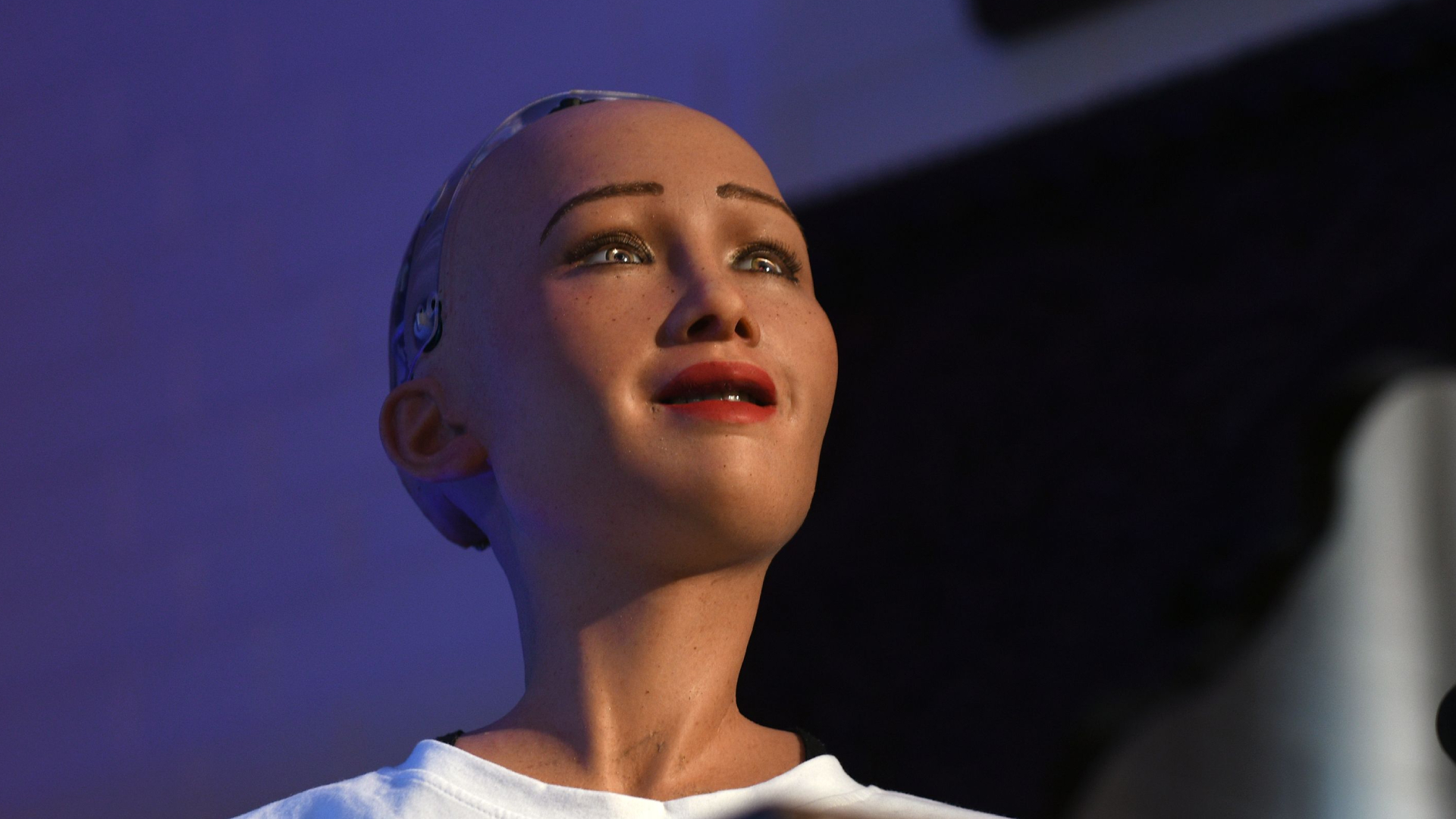 Sophia, la robot humanoide programada con IA, regresa a México y sorprende al hablar en español ...