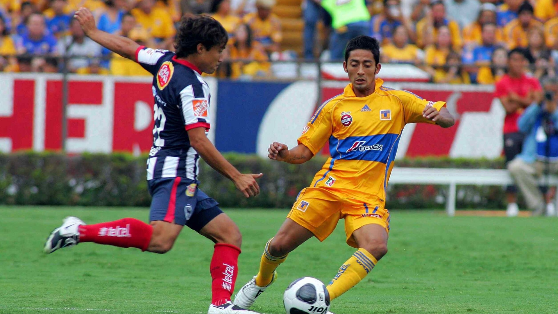 El baúl de los recuerdos: David Toledo revivió un Clásico Regio muy ...