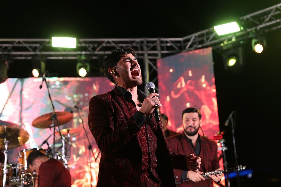 Cantante de El Recodo aclara malentendido por su molestia al usar el ...