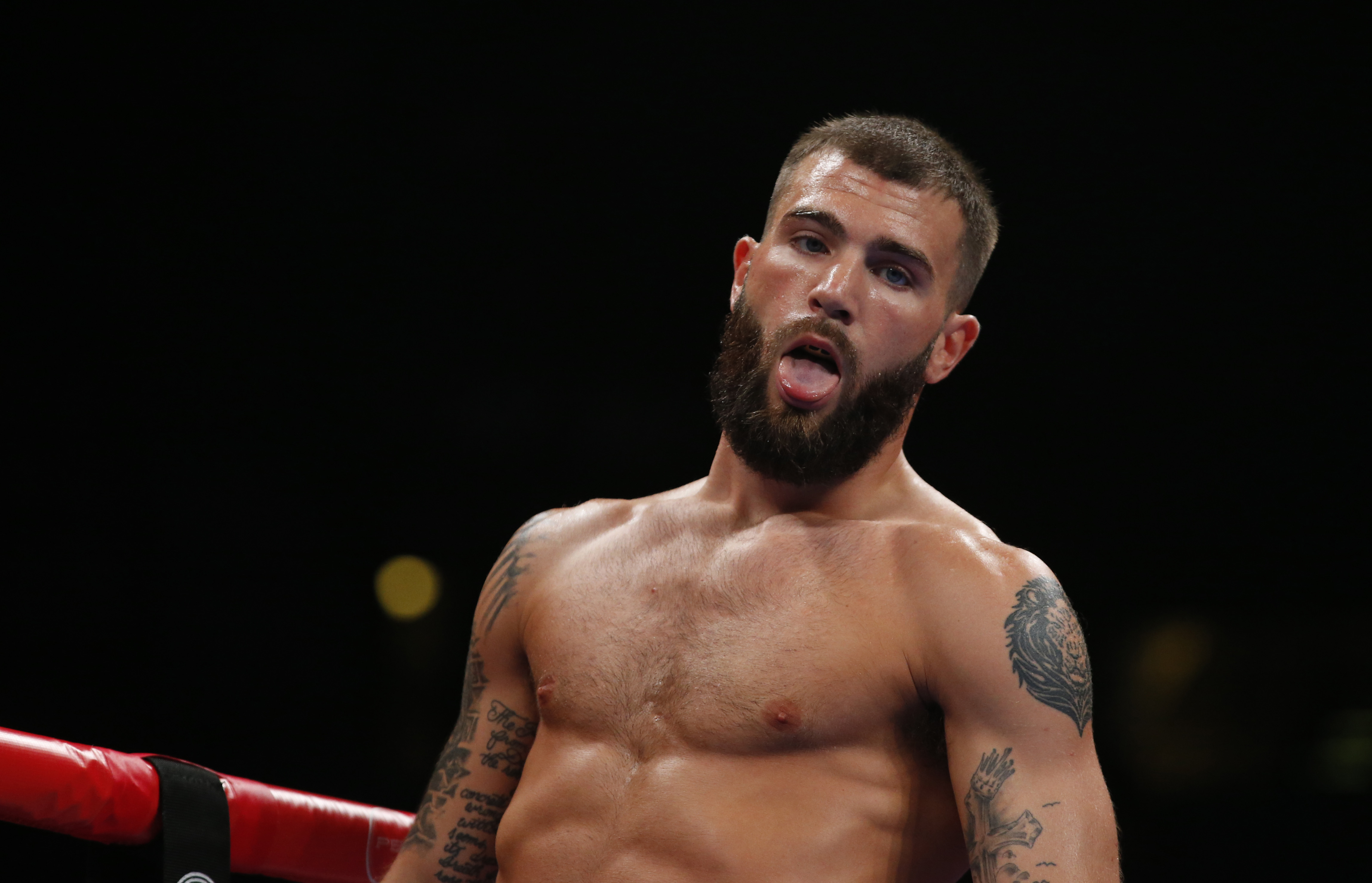 Caleb Plant se luce ante Caleb Truax en Los Angeles y manda mensaje a ...