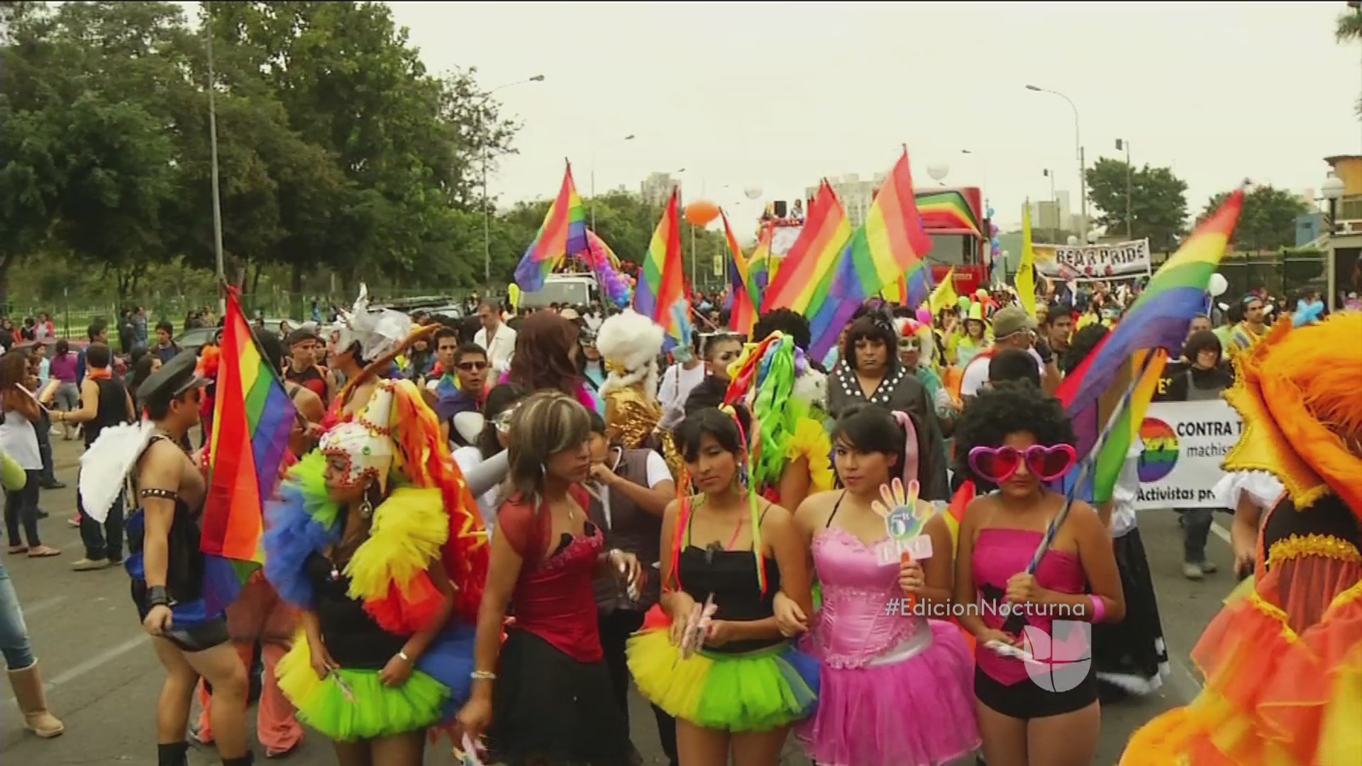 Perú admite violencia contra comunidad LGBT | Shows Noticiero Univision ...
