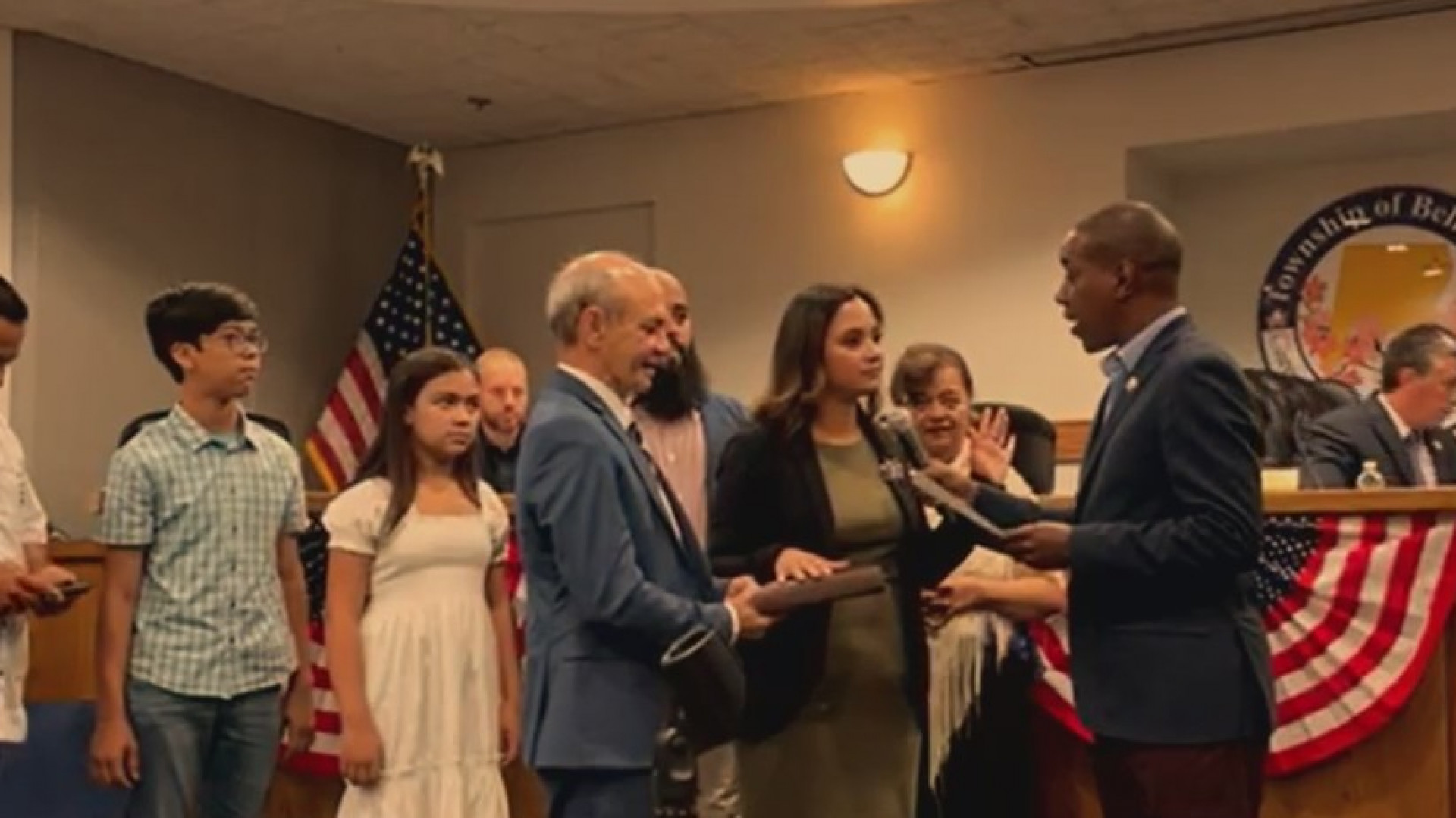 Así juramentó Naomy De Peña, la primera hispana en ser vicealcaldesa de ...