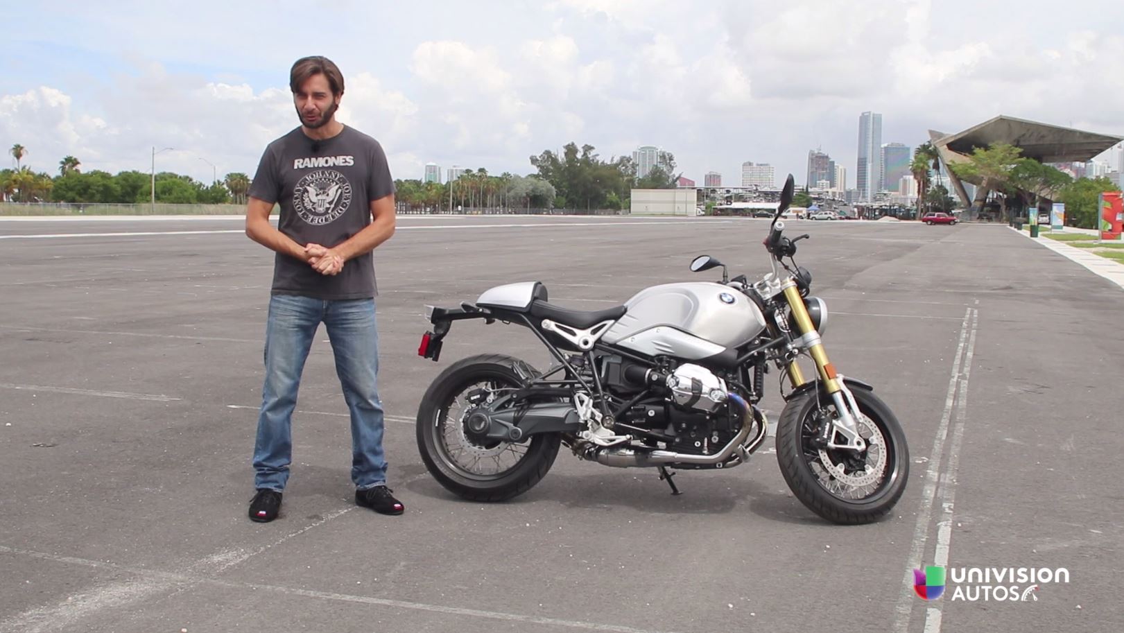 BMW R nine T 2016 - Prueba A Bordo [Full] | A Bordo | Univision