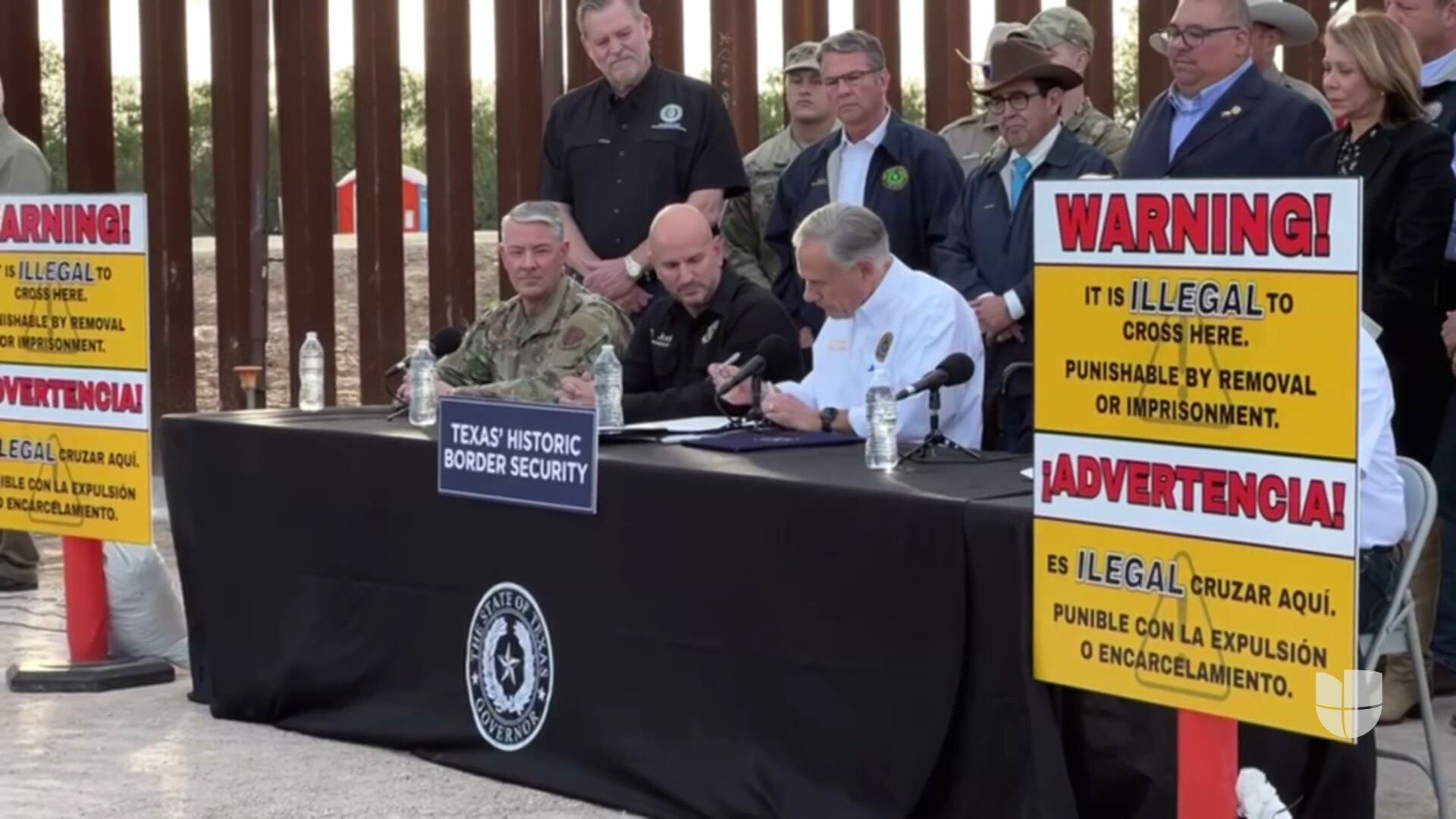 Cómo afecta a los migrantes la ley SB4 firmada por el gobernador de ...