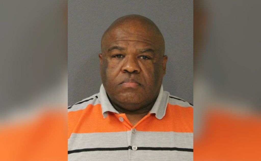 Un esquema piramidal lleva al policía Reginald Jones a prisión en ...