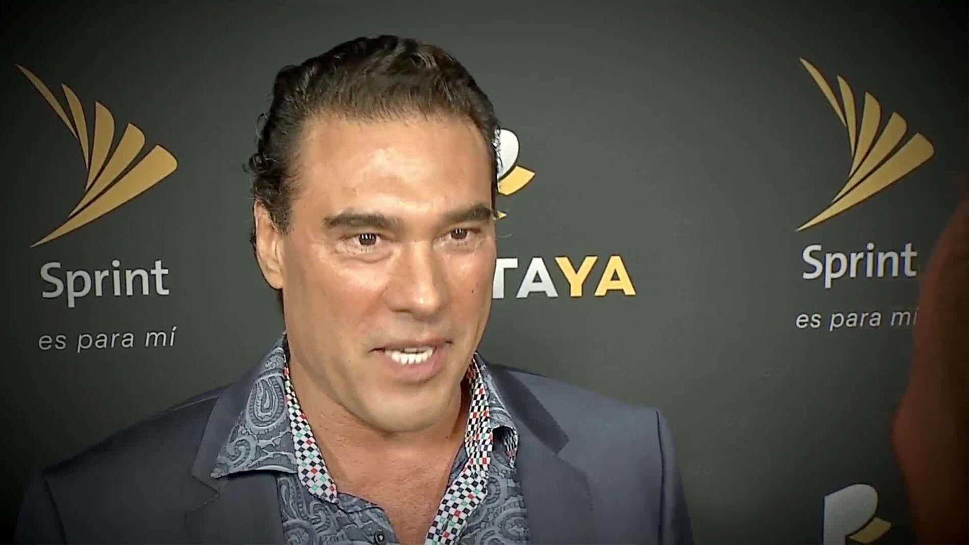 Así hablaba Eduardo Yáñez segundos antes de agredir a nuestro reportero ...