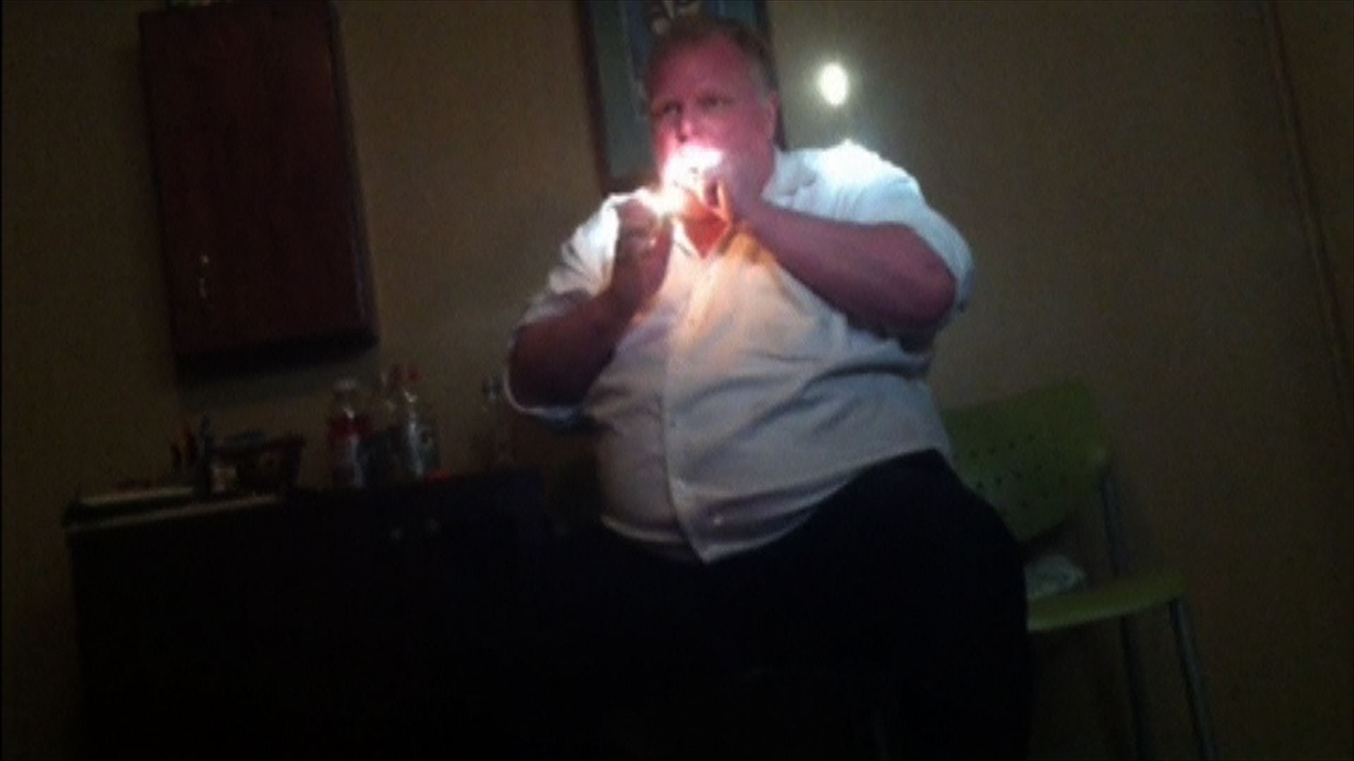 Divulgan video del exalcalde de Toronto con una pipa de fumar crack ...