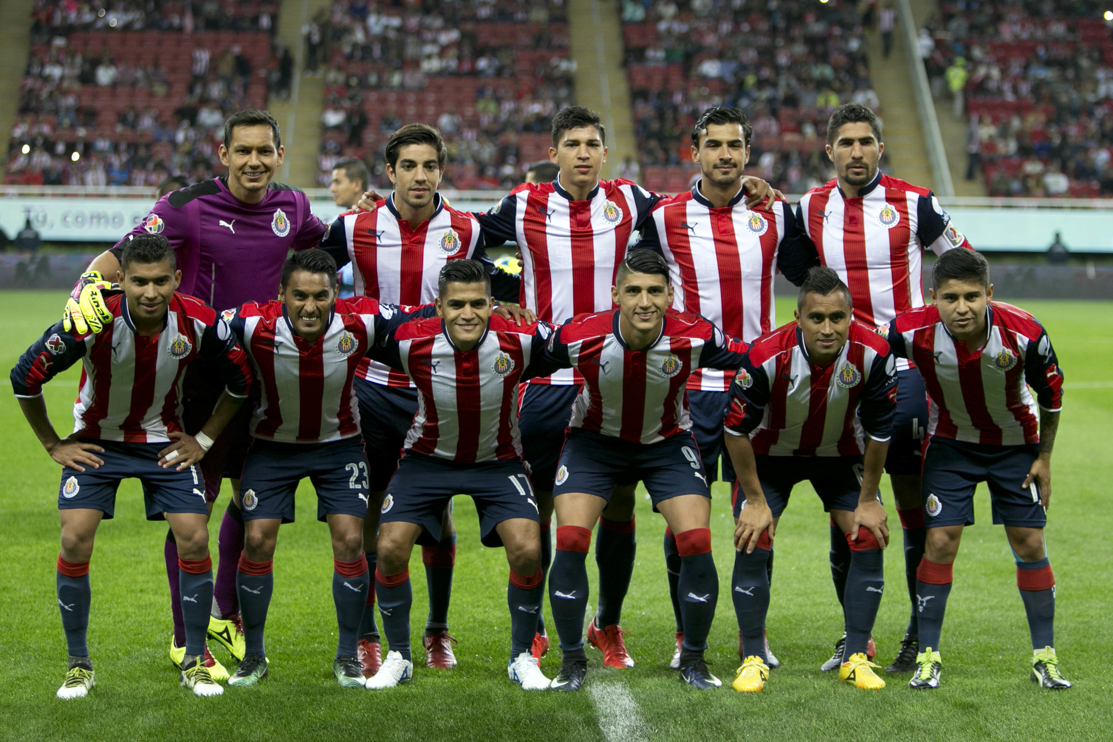 Chivas encabeza la lista de las 10 playeras de fútbol más vendidas de ...