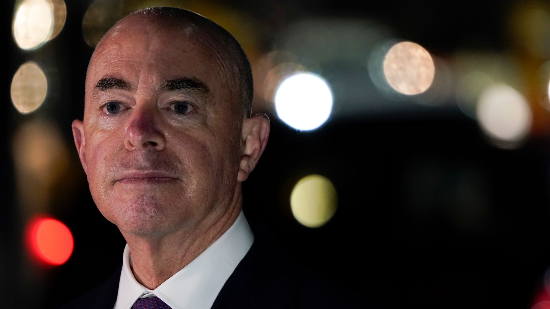 Alejandro Mayorkas habla de la reactivación del programa Quédate en ...