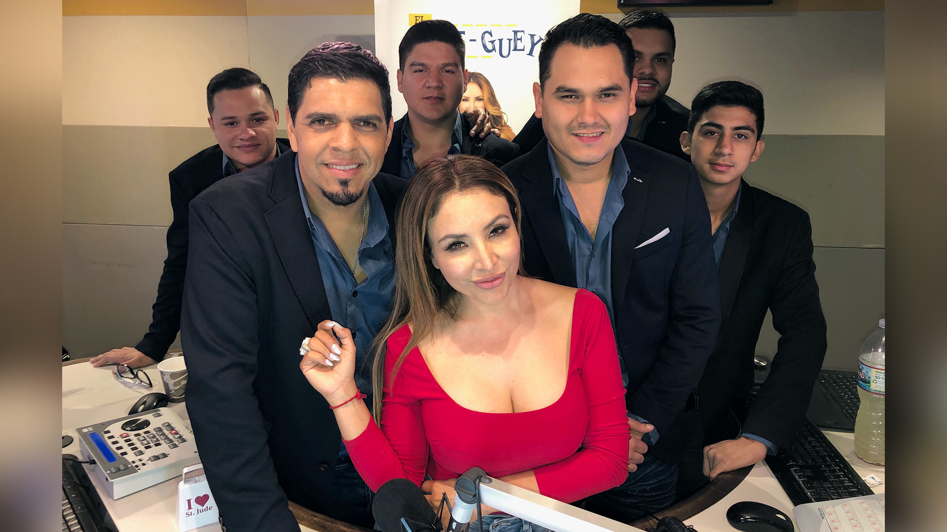 La Bronca y Los Recoditos celebran por partida doble: cumpleaños y álbum | Estaciones de Radio ...