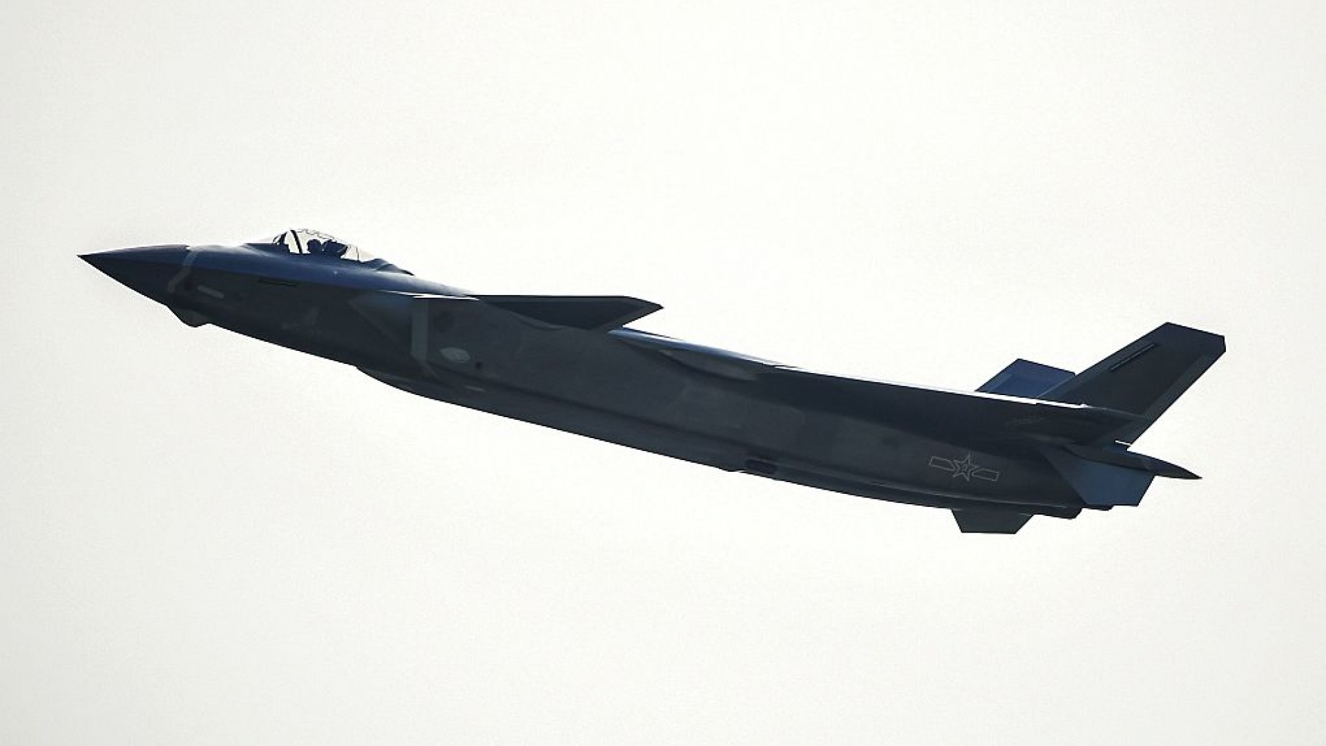 China presenta su nuevo avión 'invisible' J-20 | Noticias Univision ...