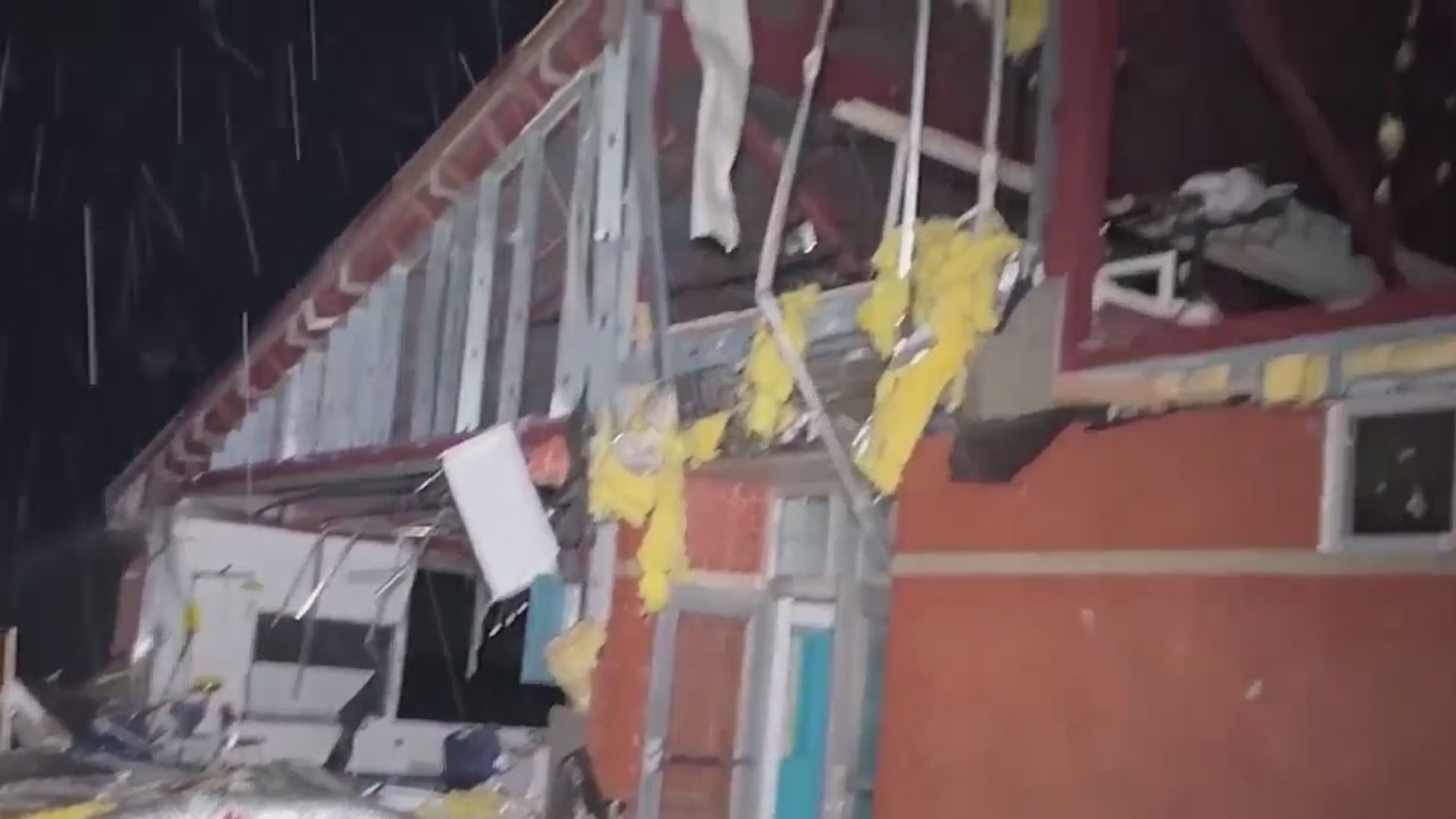 Tornado toca tierra en Carolina del Norte y las autoridades reportan varias viviendas dañadas ...