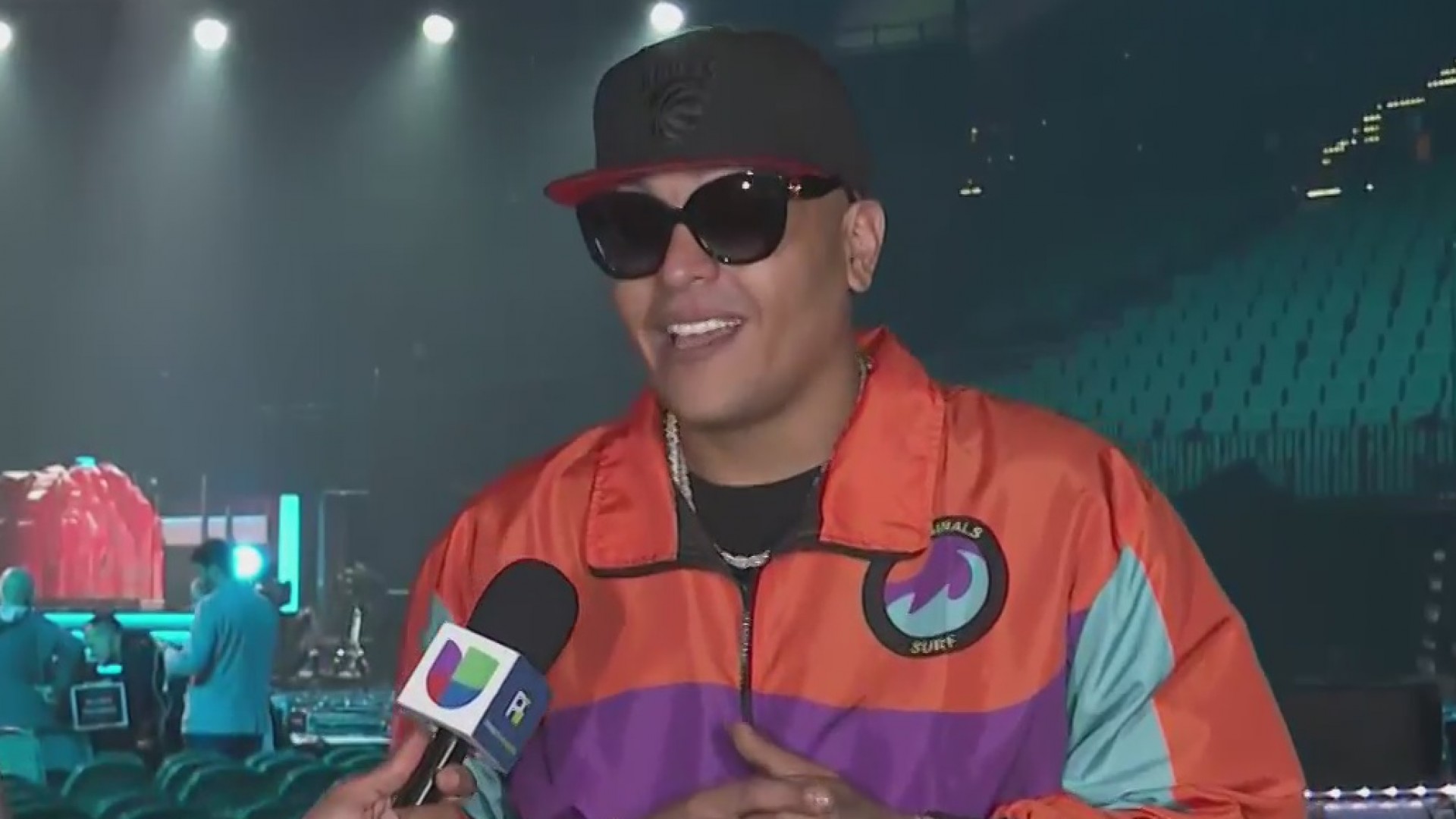 Darrell confirma que cantará junto a Sech la canción 'Otro Trago' en ...